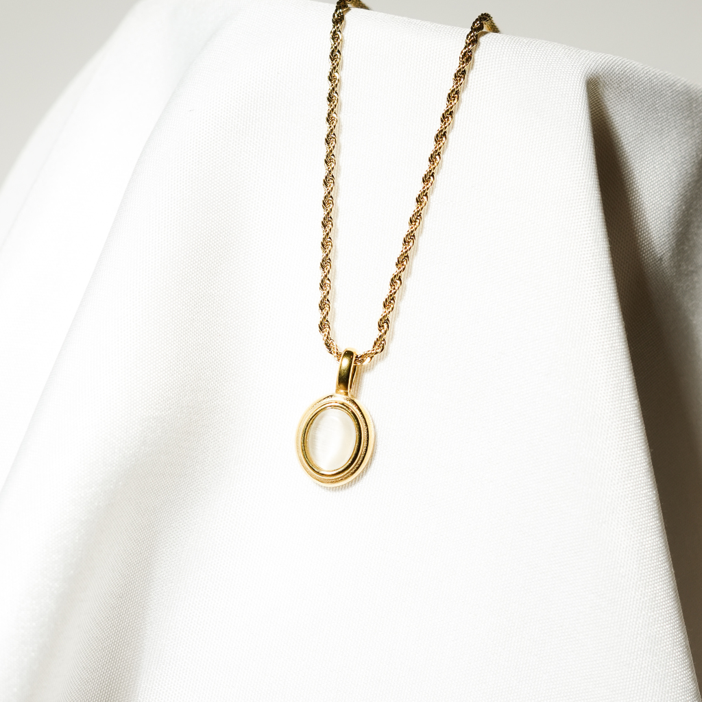 AGATHA WHITE. – Sirenia Rocks